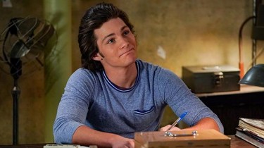 Watch YOUNG SHELDON in Streaming Online | TV Shows | STARZ ON